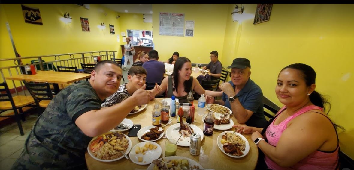 La Casa del Pollo Restaurant in Queens / Official Menus & Photos